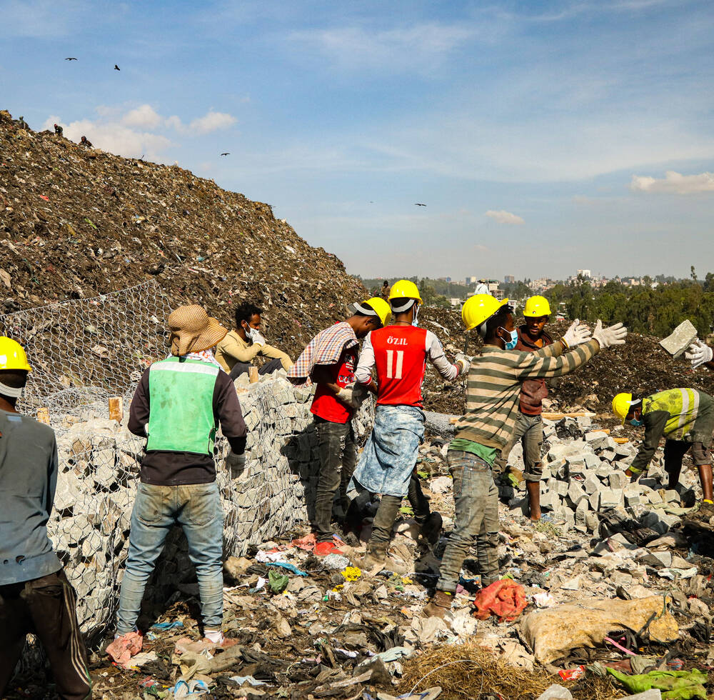 After the tragic landslide that killed 116, Koshe landfill in Addis ...